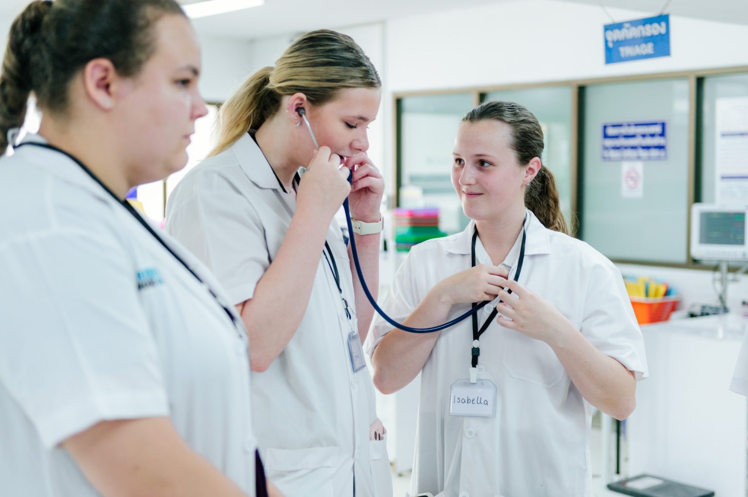 How to Get Medicine Work Experience in 2026 - Premed Projects